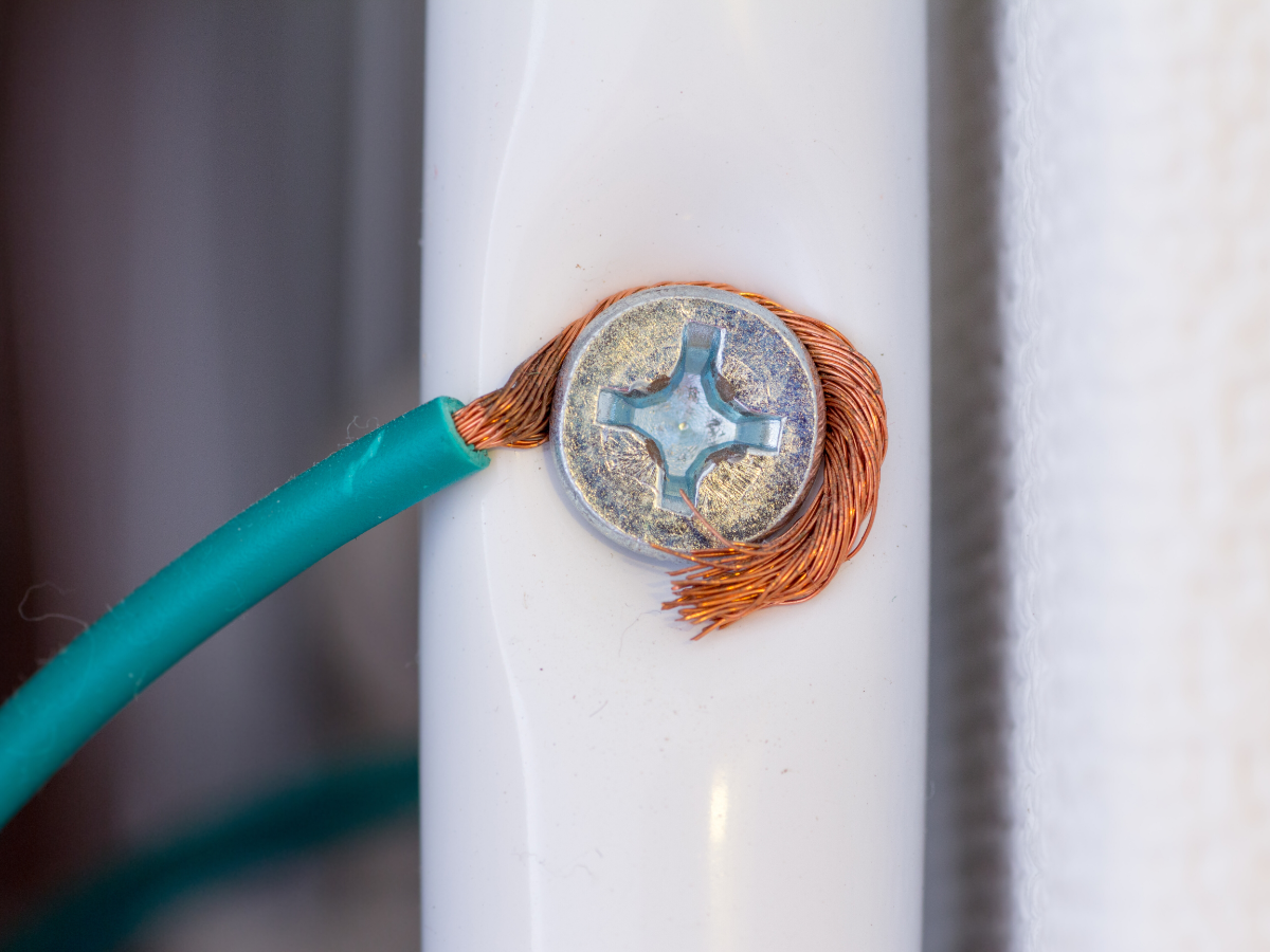 What Does a Ground Wire Do? | Right Touch Electrical